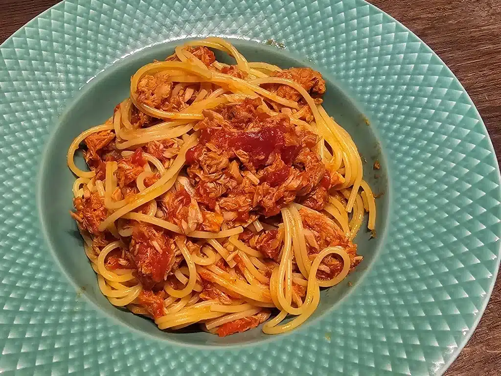 Pasta med tomater og tun - HENRIKS MADBLOG